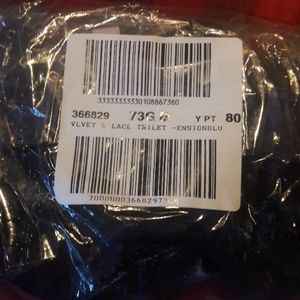 Victoria's Secret | Intimates & Sleepwear | New Vs Velvet Bralette Lace ...